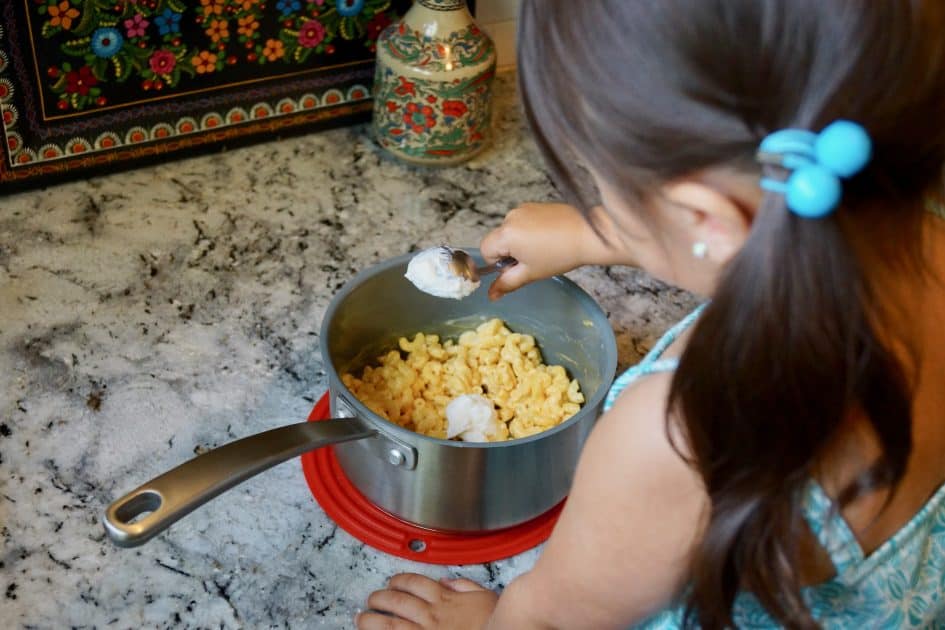 5 Ways to Make Boxed Mac and Cheese Nutritious for Kids - Everyday Latina