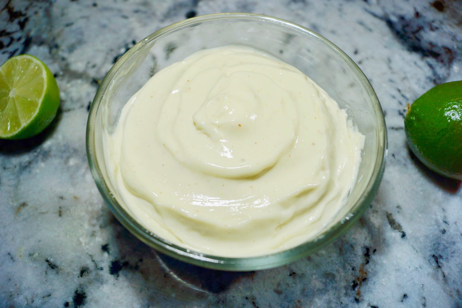 Super Easy Homemade Mayo (Whole30) - Everyday Latina