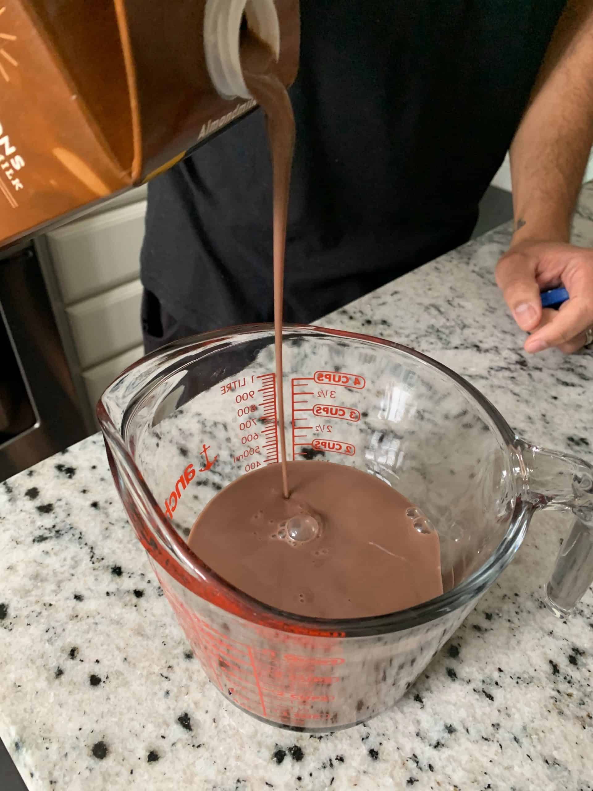 Super Frothy Mocha Latte (Dairy-Free) - Everyday Latina