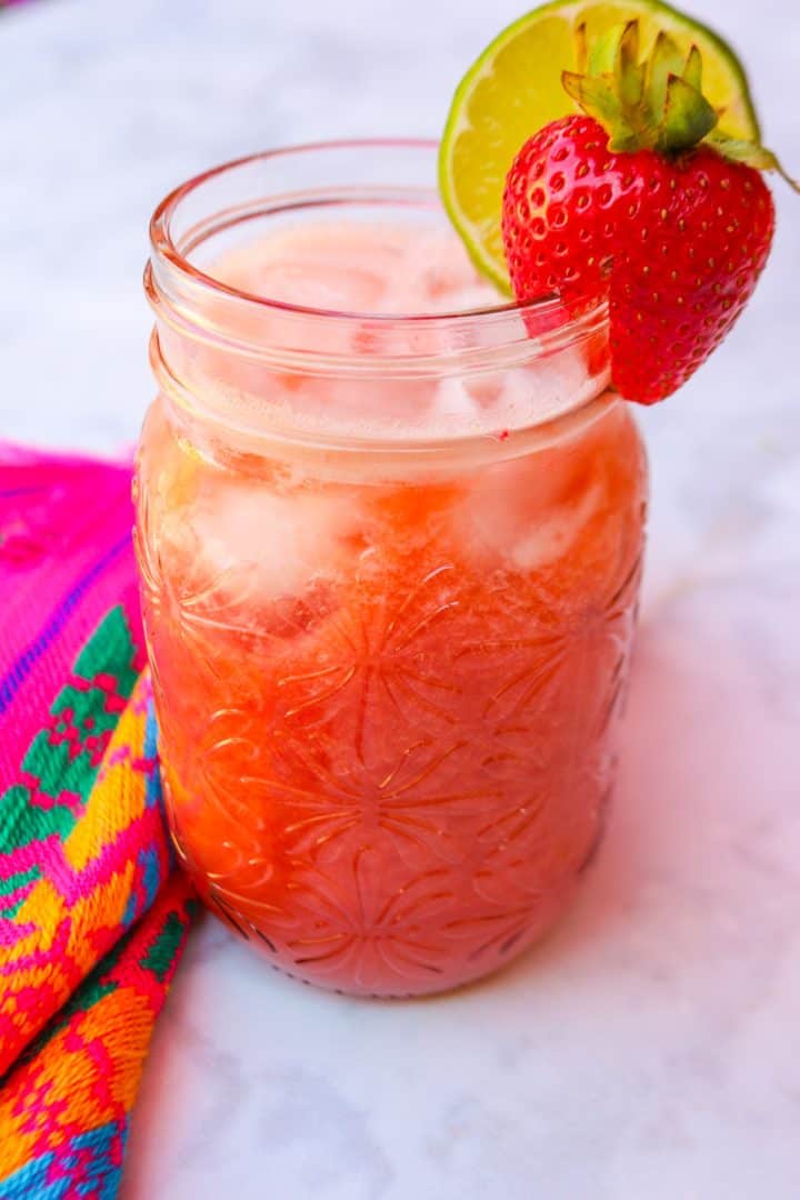 Mexican Limonada de Fresa (Strawberry Limeade)