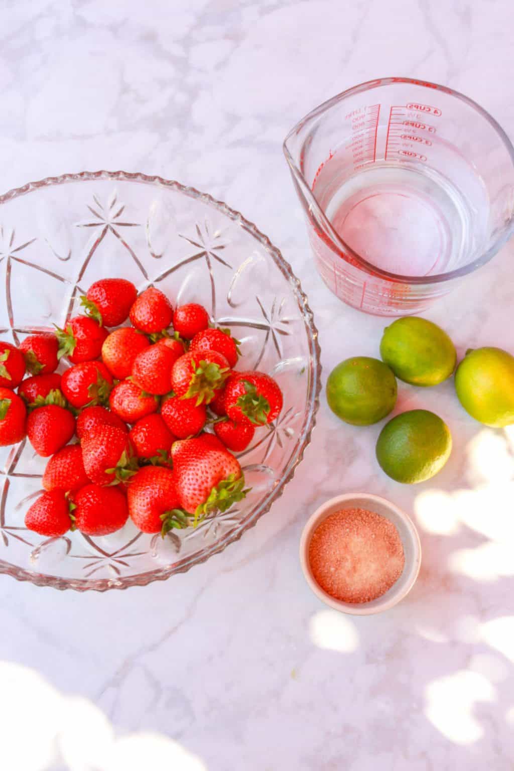 Mexican Limonada de Fresa (Strawberry Limeade)